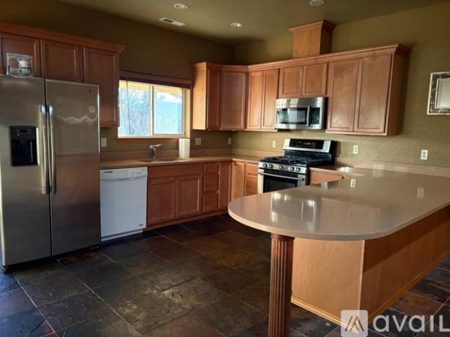 2 BR, 1 BA Apartment 320 South Ella Avenue, Unit B, Sandpoint, ID 83864