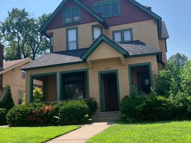 2 BR, 1 BA Apartment 3212 1st Ave S 2, Minneapolis, MN 55408