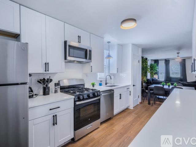 2 BR, 1 BA Apartment 3216 Jasper Park, St. Louis, MO 63139