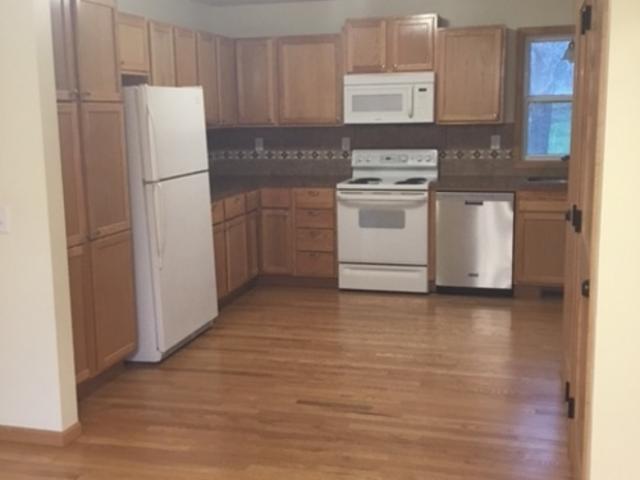 2 BR, 1 BA Apartment 32196 Blackberry Lane, Unit B, Cannon Falls, MN 55009