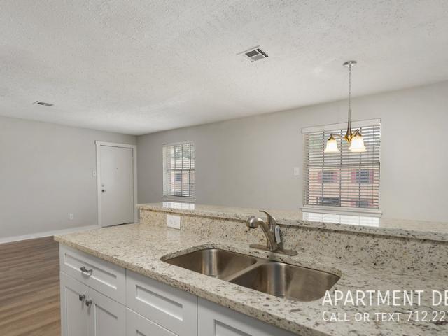 2 BR, 1 BA Apartment 3219 Werner StÂ, Houston, TX 77022