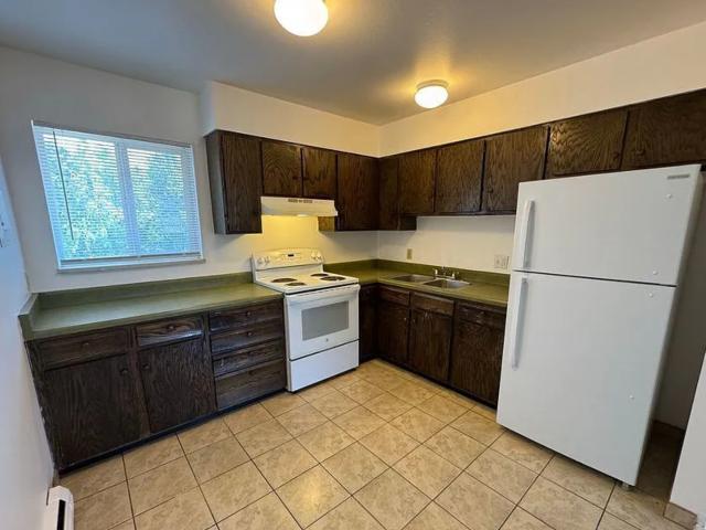 2 BR, 1 BA Apartment 321 Bonnie Court, Colorado Springs, CO 80916