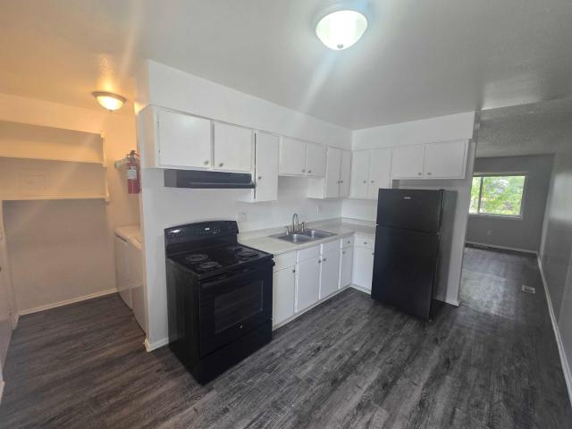 2 BR, 1 BA Apartment 321 S Murray Blvd, Colorado Springs, CO 80916