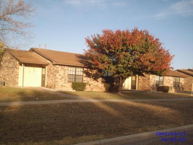 2 BR, 1 BA Apartment 321 SE 7th St Tulia, TX 79088