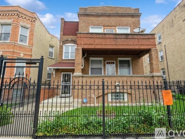 2 BR, 1 BA Apartment 3220 West Cortez Street, Unit 1, Chicago, IL 60651