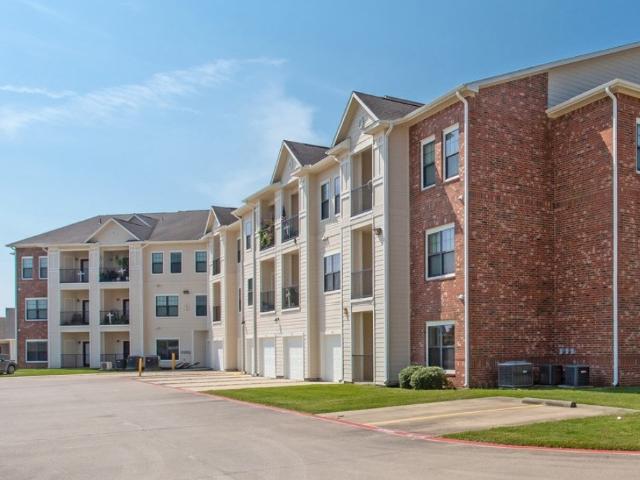 2 BR, 1 BA Apartment 3225 Lake Arthur Drive Unit 1 1310, Port Arthur, TX 77642