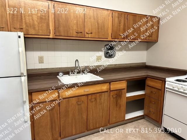 2 BR, 1 BA Apartment 322 N. 1st St # 202, Rockford, IL 61107