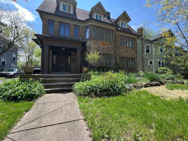 2 BR, 1 BA Apartment 3232 Clarendon Road Upper, Cleveland Heights, OH 44118