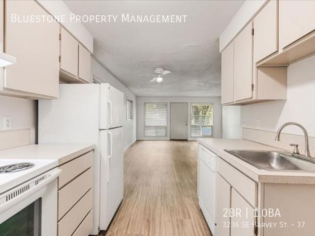 2 BR, 1 BA Apartment 3236 SE Harvey St Milwaukie, OR 97222