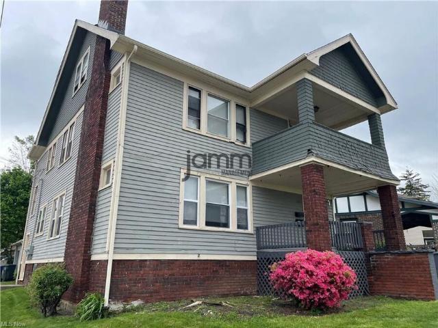2 BR, 1 BA Apartment 3241 Kildare Lower, Cleveland Heights, OH 44118