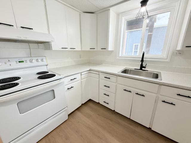 2 BR, 1 BA Apartment 324 Vidal St S, Sarnia, ON N7T 2T9