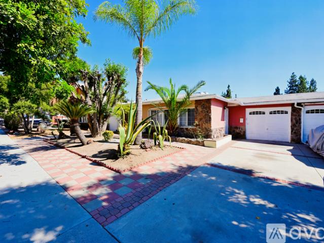 2 BR, 1 BA Apartment 324 E Olive Ave, Monrovia, CA 91016