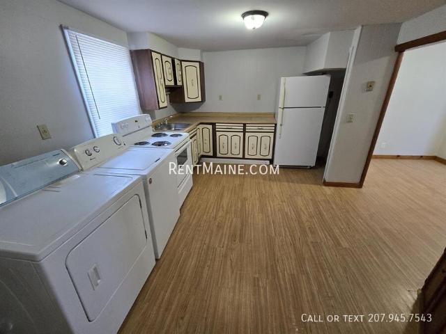 2 BR, 1 BA Apartment 324 Grove St Bangor, ME 04401