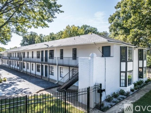 2 BR, 1 BA Apartment 3251 Southern Ave, Unit 21, Memphis, TN 38111
