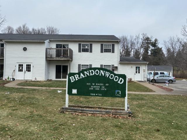 2 BR, 1 BA Apartment 325 W Hazel St, Albion, IN 46701