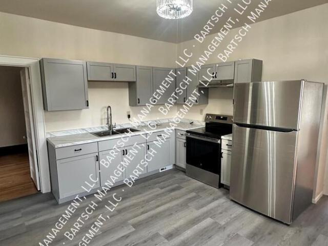 2 BR, 1 BA Apartment 3279 S. Pine Ave. Lower, Milwaukee, WI 53207