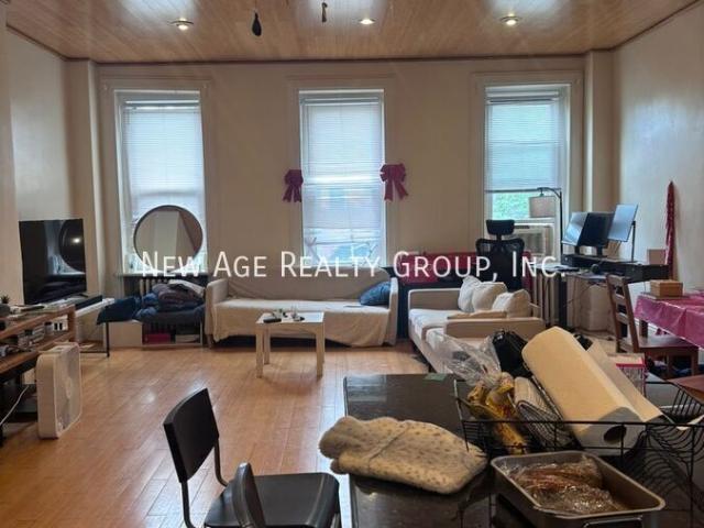 2 BR, 1 BA Apartment 32 S 40th Street, Philadelphia, PA 19104