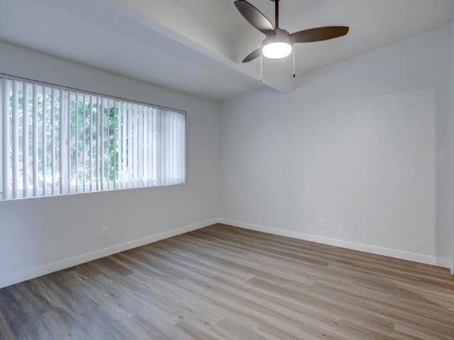 2 BR, 1 BA Apartment 333 Lansing Circle, Escondido, CA 92025