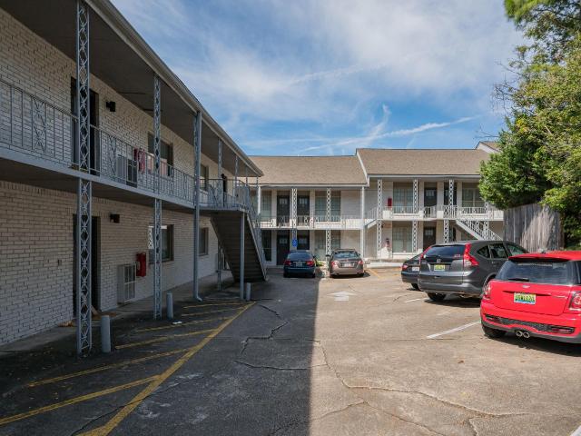 2 BR, 1 BA Apartment 3300 Cliff Road South Unit 3, Birmingham, AL 35205