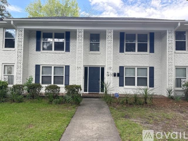2 BR, 1 BA Apartment 3301 Bull St, Unit 4, Savannah, GA 31405