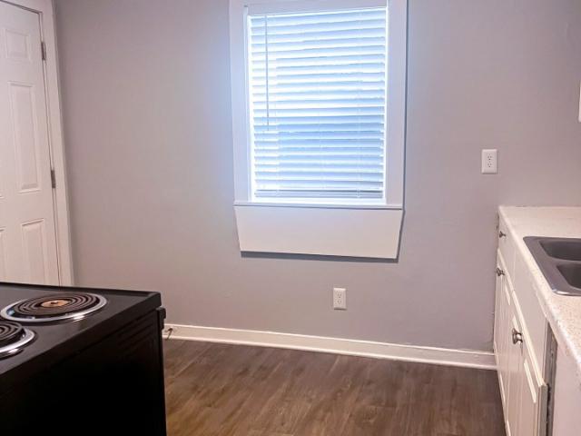 2 BR, 1 BA Apartment 3301 Pinewood Ave Unit 42, Chattanooga, TN 37411