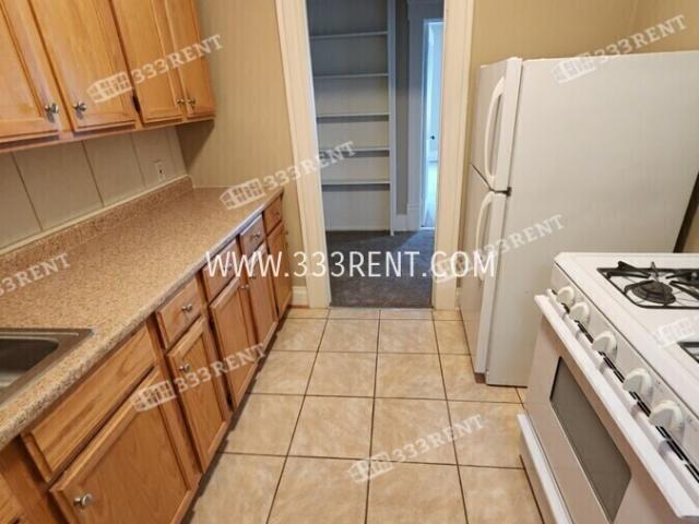 2 BR, 1 BA Apartment 3310 Wyoming St, Kansas City, MO 64111
