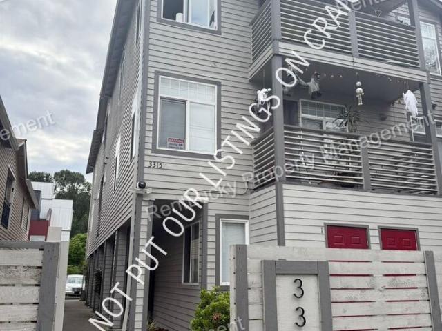 2 BR, 1 BA Apartment 3315 Claremont Ave S, Seattle, WA 98144
