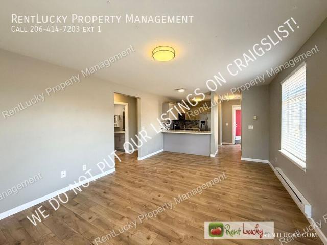 2 BR, 1 BA Apartment 3315 Claremont Ave S, Seattle, WA 98144