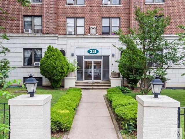 2 BR, 1 BA Apartment 331 Elmora Ave, Unit J, Elizabeth, NJ 07208