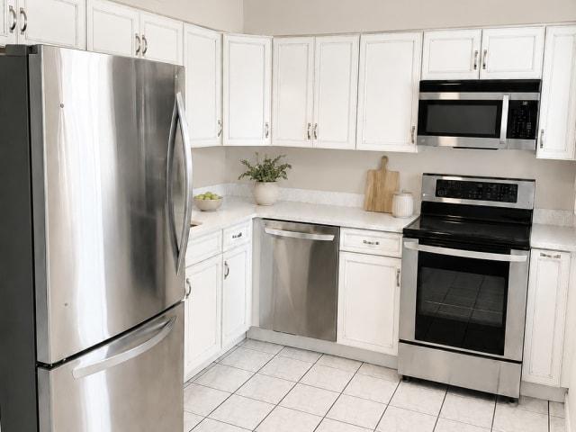 2 BR, 1 BA Apartment 3325 Airport Pulling Rd N, Unit 6, Naples, FL 34105