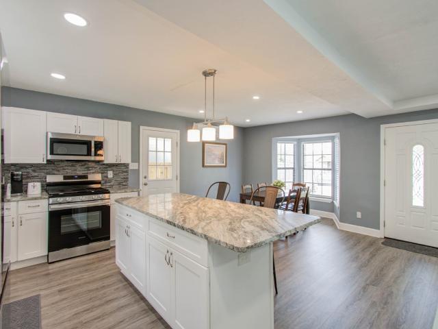 2 BR, 1 BA Apartment 3330 Kelton Street, Houston, TX 77021