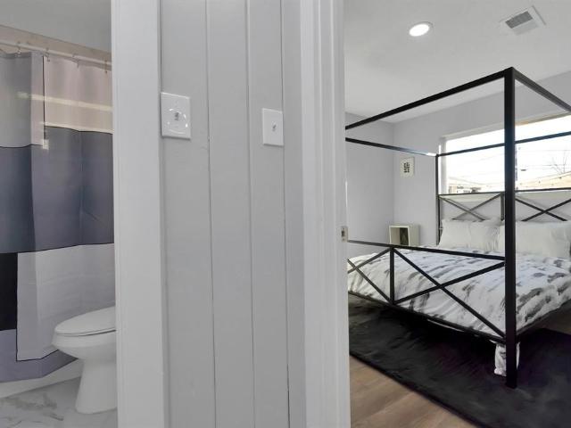 2 BR, 1 BA Apartment 3339 Simmons Street, Houston, TX 77004
