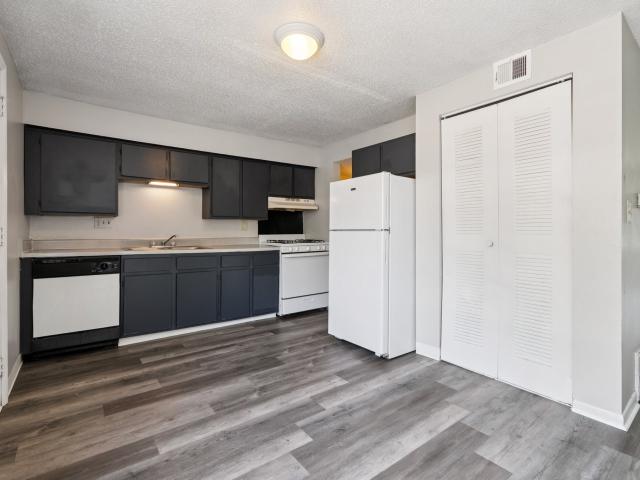 2 BR, 1 BA Apartment 3345 East 7th Avenue Unit 223260D, Columbus, OH 43219