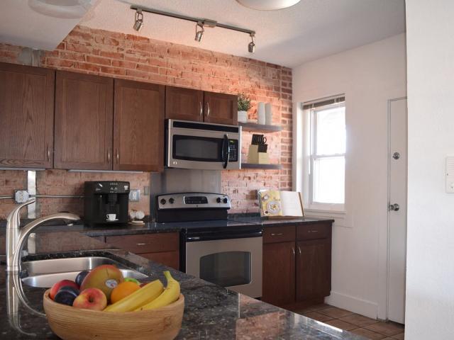 2 BR, 1 BA Apartment 3346 3350 Gillham Road Unit 3346 2W, Kansas City, MO 64109