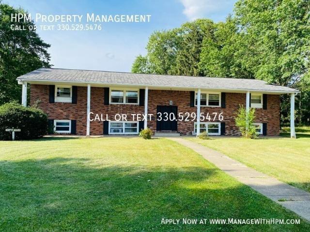 2 BR, 1 BA Apartment 3348 Mollane St NW, Massillon, OH 44646