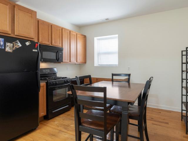 2 BR, 1 BA Apartment 3354 West Wilson, Chicago, IL 60625