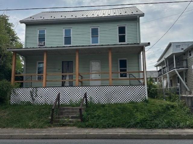 2 BR, 1 BA Apartment 33 35 N 4th St, Halifax, PA 17032