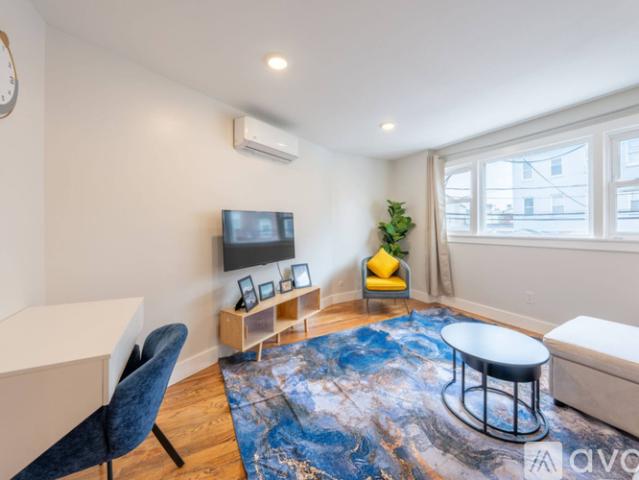 2 BR, 1 BA Apartment 33 35 Adams St, Unit 2, Newark, NJ 07105