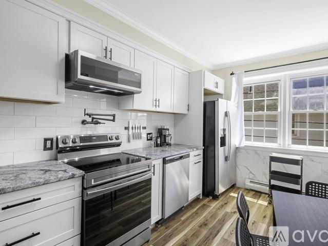 2 BR, 1 BA Apartment 3 Pearl St, Unit A, Groton, CT 06355