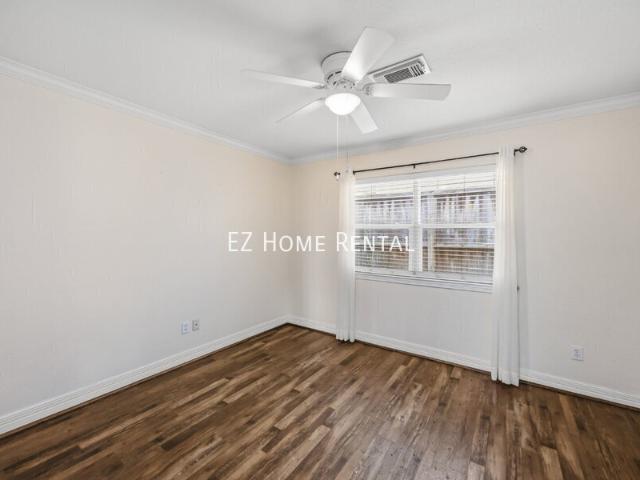 2 BR, 1 BA Apartment 4401 Marina Street, Houston, TX 77007