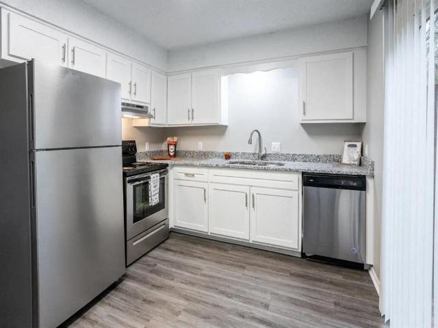 2 BR, 1 BA Apartment 4404 West Wedington Drive Unit 06 1379, Fayetteville, AR 72704