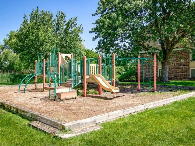 2 BR, 1 BA Apartment 440 Gregory Ave. Unit 1B, Glendale Heights, IL 60139