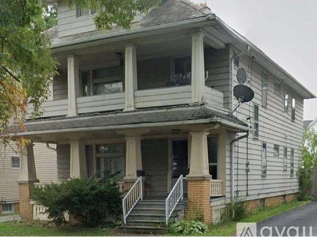2 BR, 1 BA Apartment 4411 Memphis Avenue, Unit Upstairs, Cleveland, OH 44109
