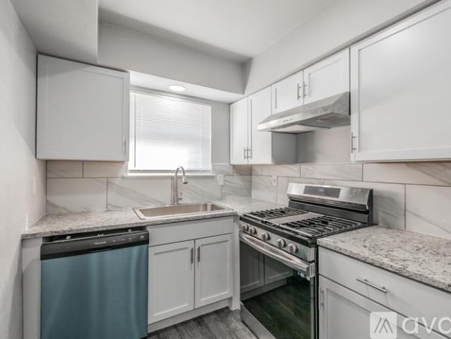 2 BR, 1 BA Apartment 4417 U S 80 Frontage Rd, Unit 204, Mesquite, TX 75150