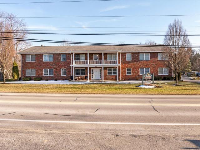 2 BR, 1 BA Apartment 441 Blackhawk Road Unit 213, Beaver Falls, PA 15010