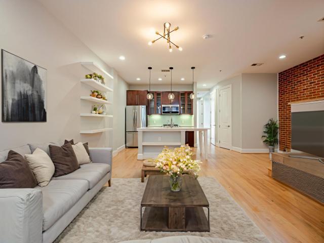 2 BR, 1 BA Apartment 444 M St NW, Washington, DC 20001