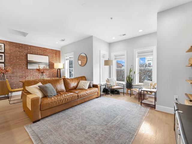 2 BR, 1 BA Apartment 444 M St NW, Washington, DC 20001