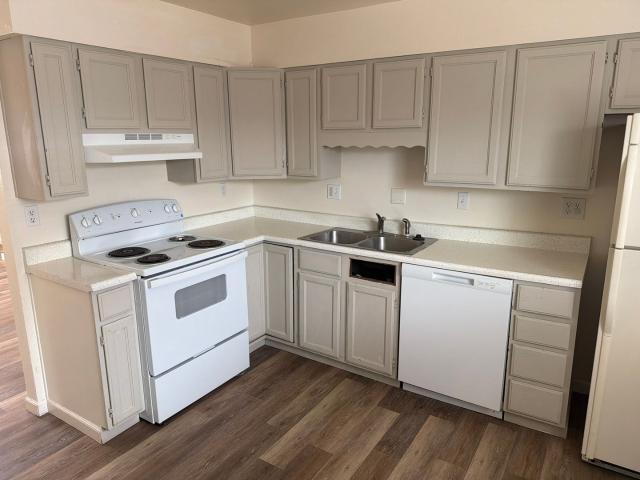 2 BR, 1 BA Apartment 4457 E Pikes Peak Ave, Colorado Springs, CO 80916