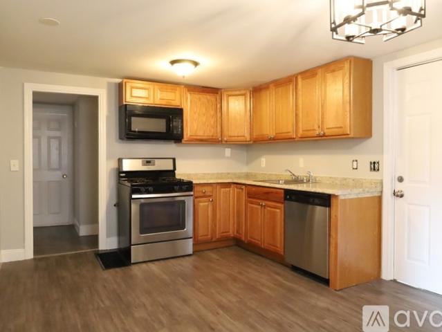 2 BR, 1 BA Apartment 44 Smith Street, Unit 44.5, Quincy, MA 02169