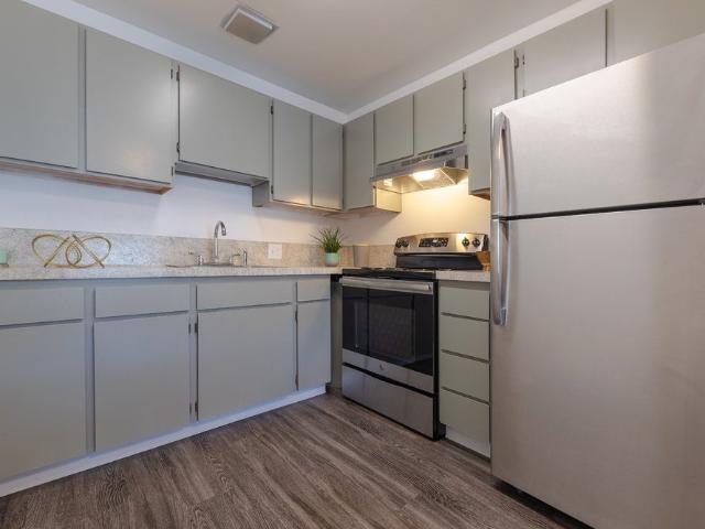 2 BR, 1 BA Apartment 4500 4520 36th Avenue Southwest Unit 28, Seattle, WA 98126